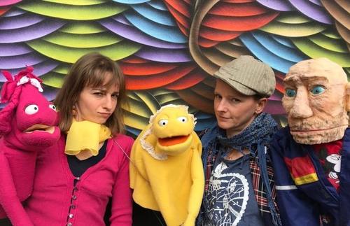 Eszter Tompa mit dem Theater Ananas im HochX München vom 25.11.-27.11. ...