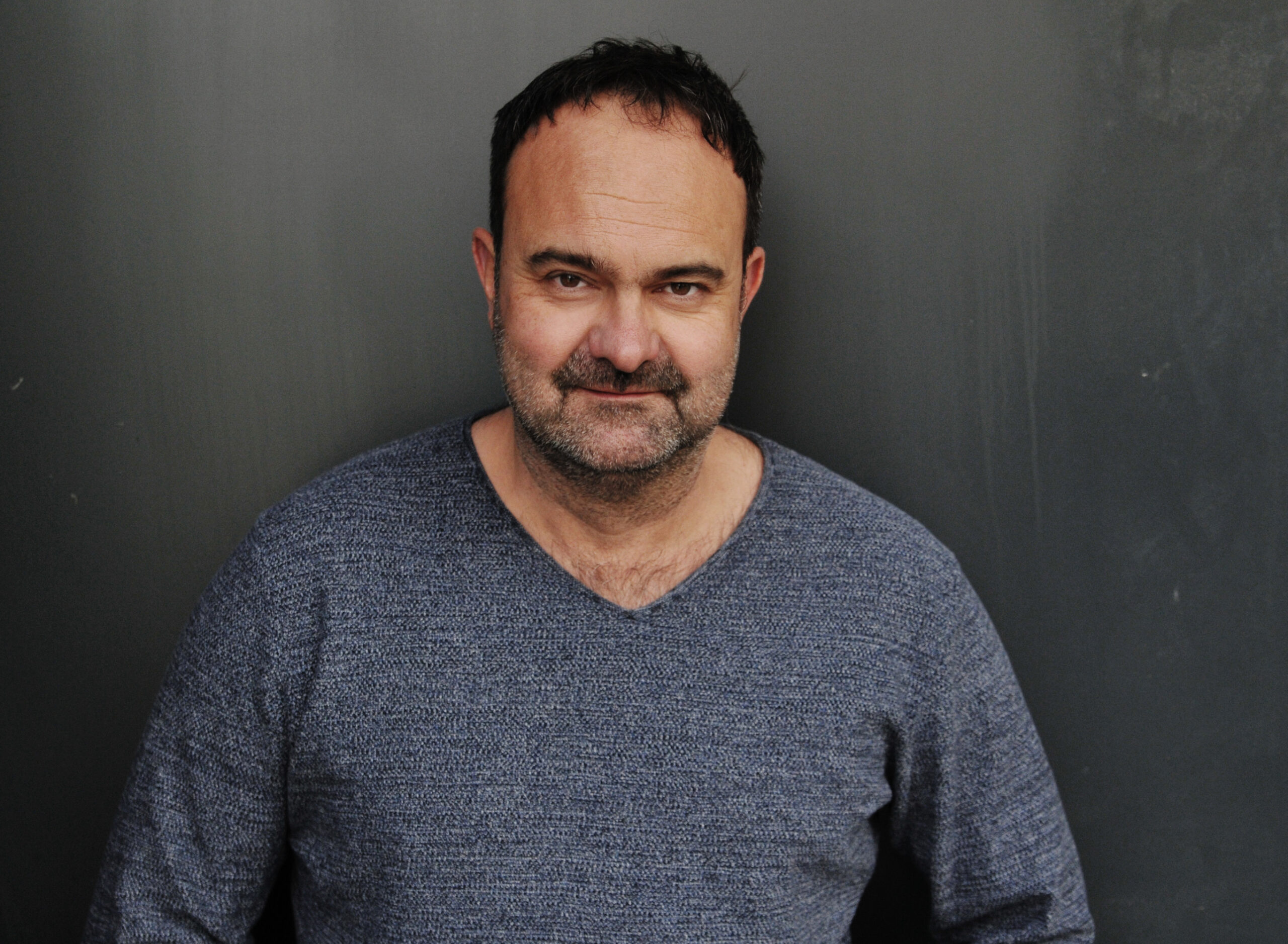 Tom Keune ('Pavel Glinski') in der letzten Folge der aktuellen Staffel ...