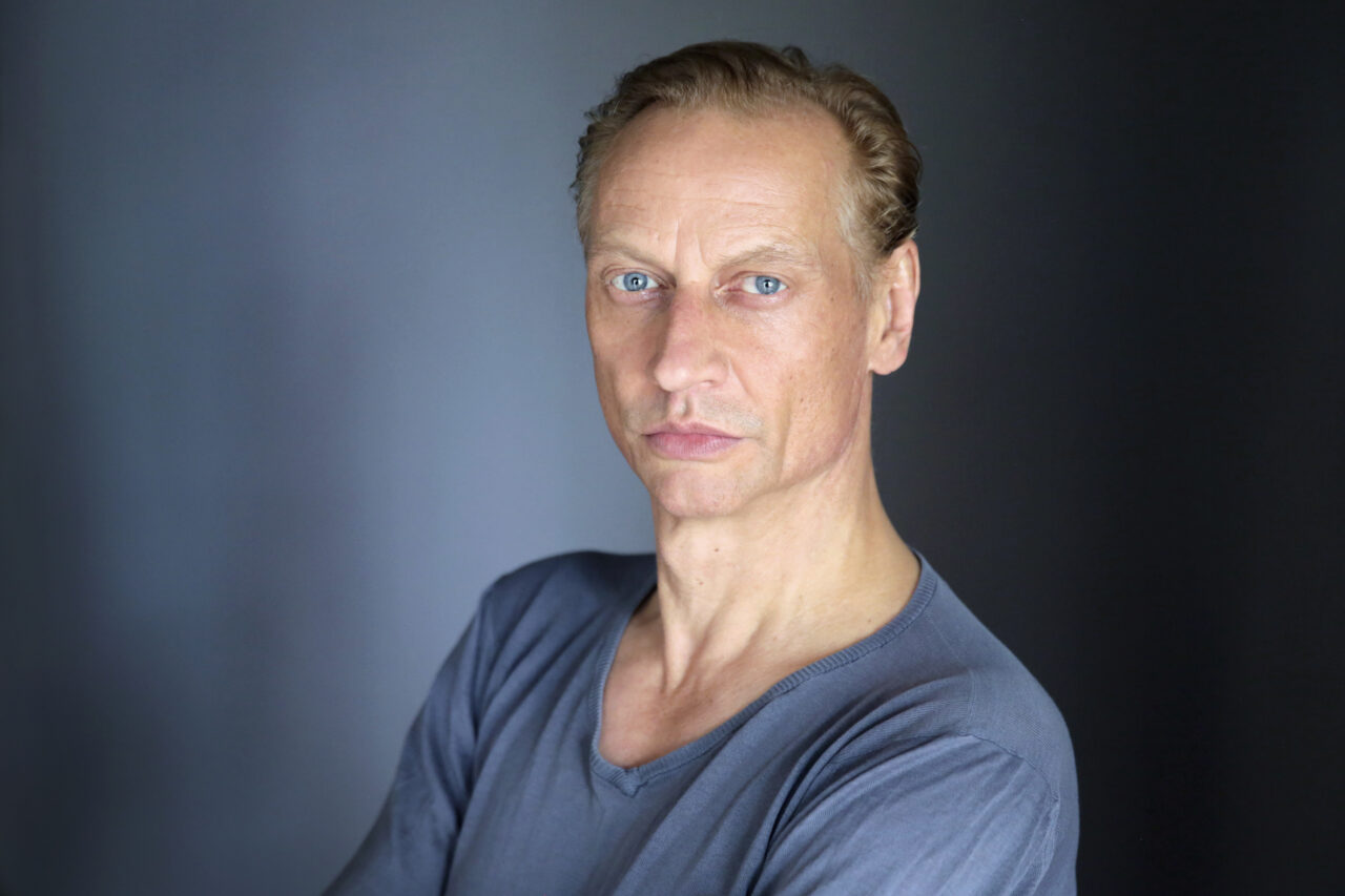 Victor Schefé - CRUSH agency — Agentur für Schauspiel — BerlinCRUSH ...