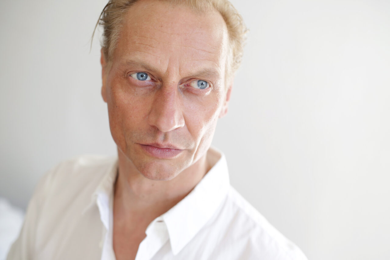 Victor Schefé - CRUSH agency — Agentur für Schauspiel — BerlinCRUSH ...