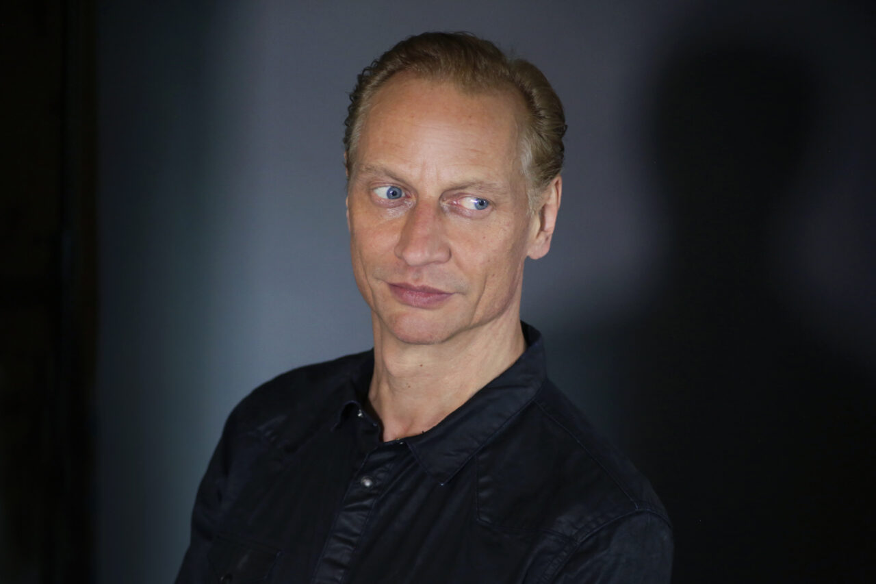 Victor Schefé - CRUSH agency — Agentur für Schauspiel — BerlinCRUSH ...