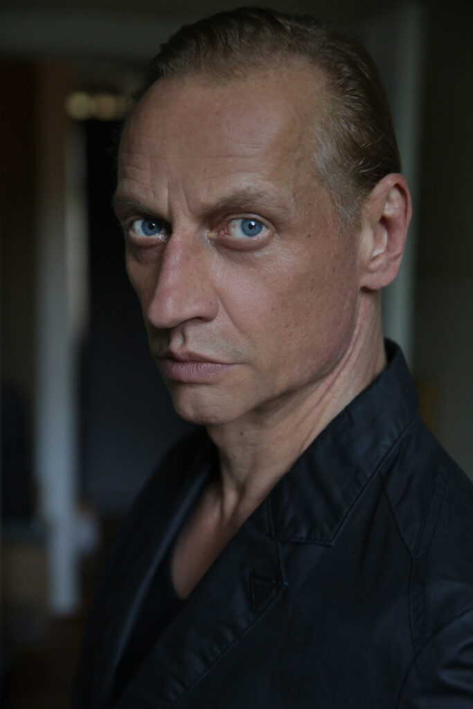 Victor Schefé - CRUSH agency — Agentur für Schauspiel — BerlinCRUSH ...