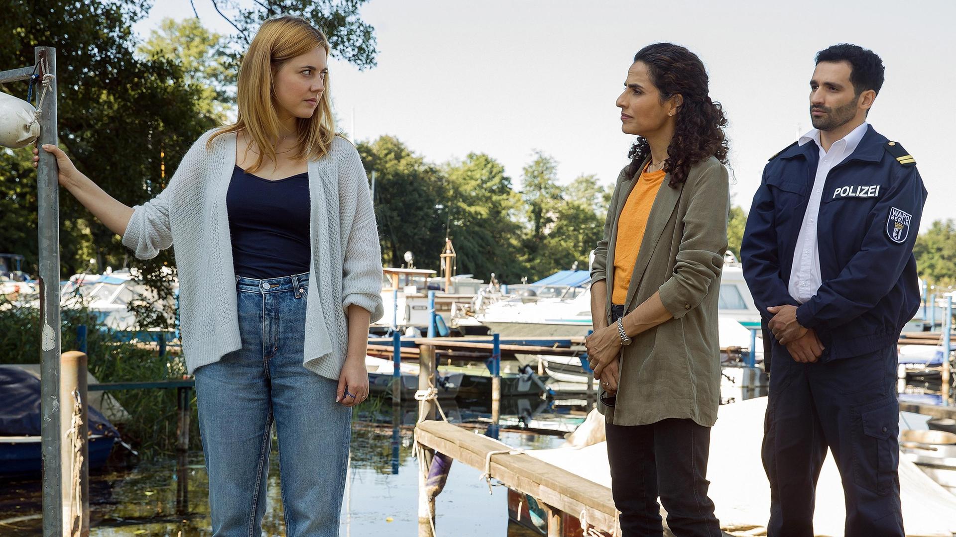 Meriel Hinsching ('Kira Becker'), Matthias Komm ('Uwe Brandis') & Jerry ...