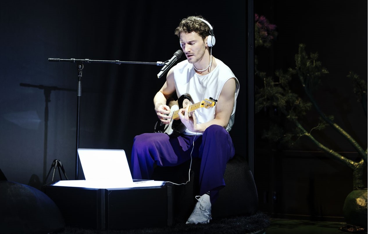 Martin Bruchmann aktuell an der Schaubühne Berlin in "Bad Kingdom ...