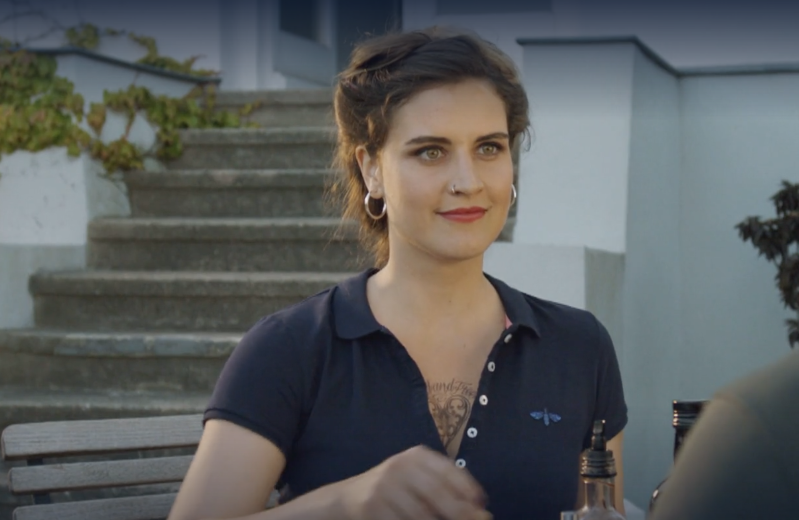 Morgane Ferru ('Mandy Petersen') in "Praxis mit Meerblick - Volle Kraft ...