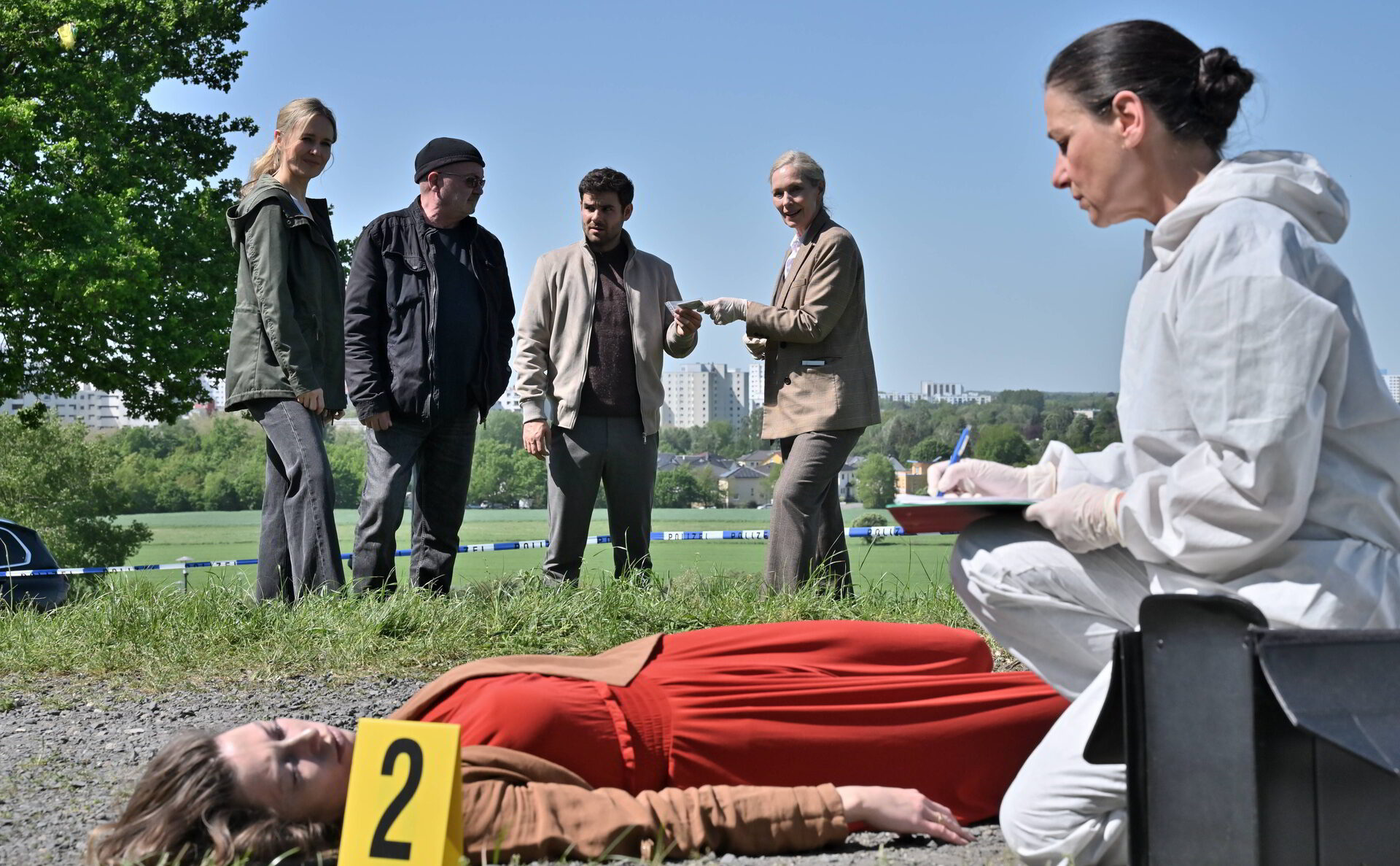 Katja Weitzenböck ('Corinna Giebelhausen') in einer neuen Folge "Ein ...